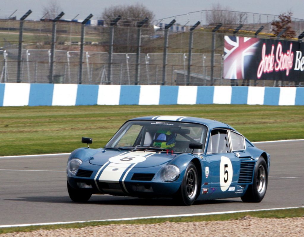 HSCC Historic Race Meeting at Donington (2011) - Recap & Photo Gallery