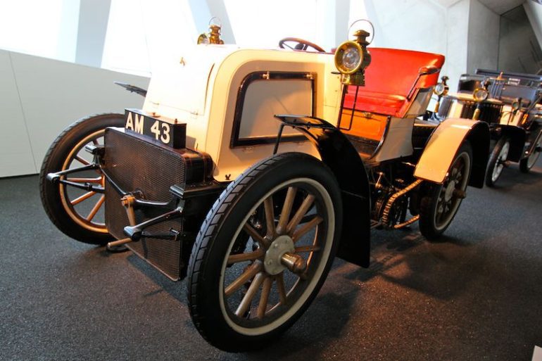 Mercedes-Benz Museum - Profile and Photos