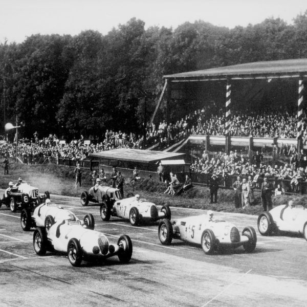 Pre-War race for Donington Festival