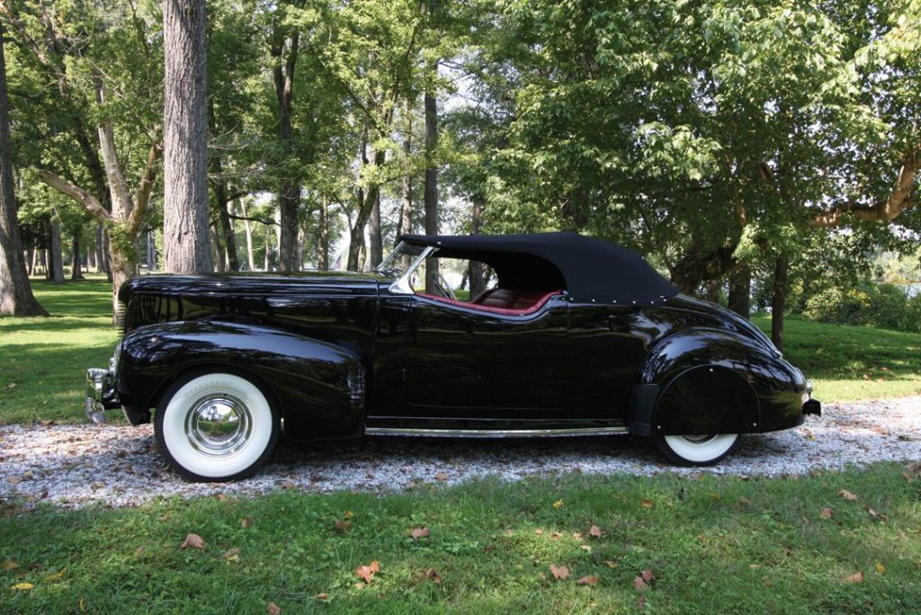 1940 limited edition Nash Ambassador Eight Special Cabriolet