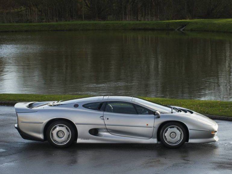 Jaguar XJ220 Image Gallery