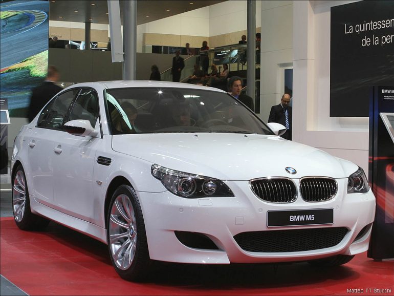 2005 BMW M5 Image Gallery