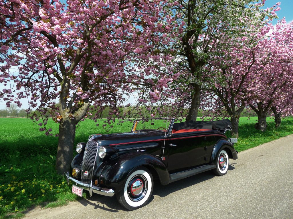 1936 - 1937 Chrysler Six