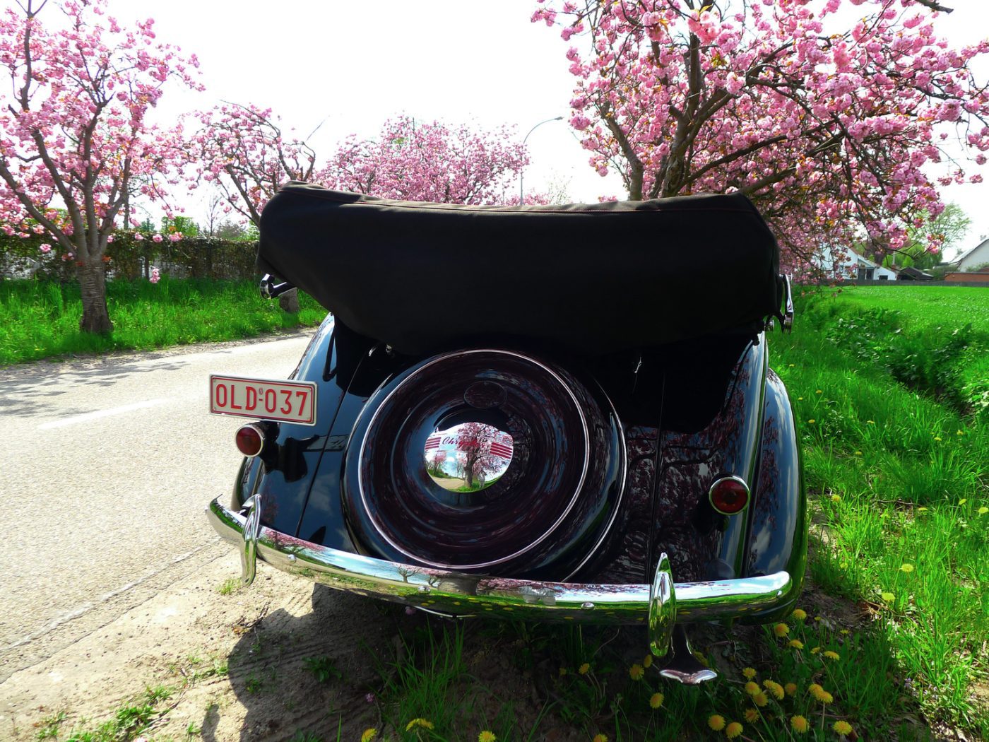 1936 - 1937 Chrysler Six