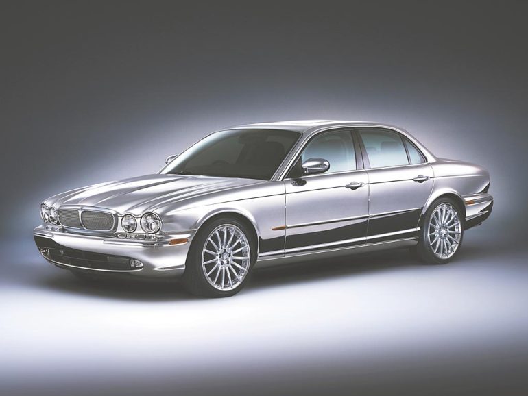 2004 Jaguar XJR | | SuperCars.net