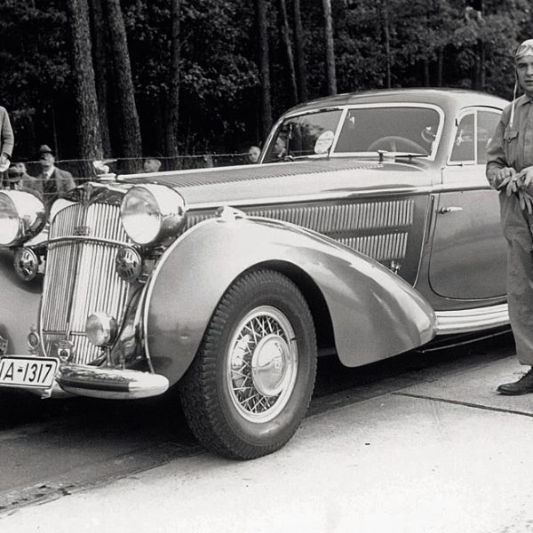 Horch Model Guides (Production Cars) Archives - Supercars.net