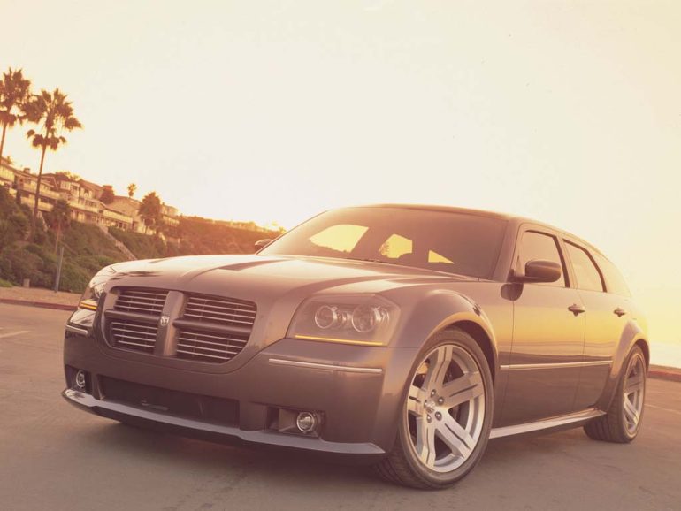 2003 Dodge Magnum SRT-8 Concept