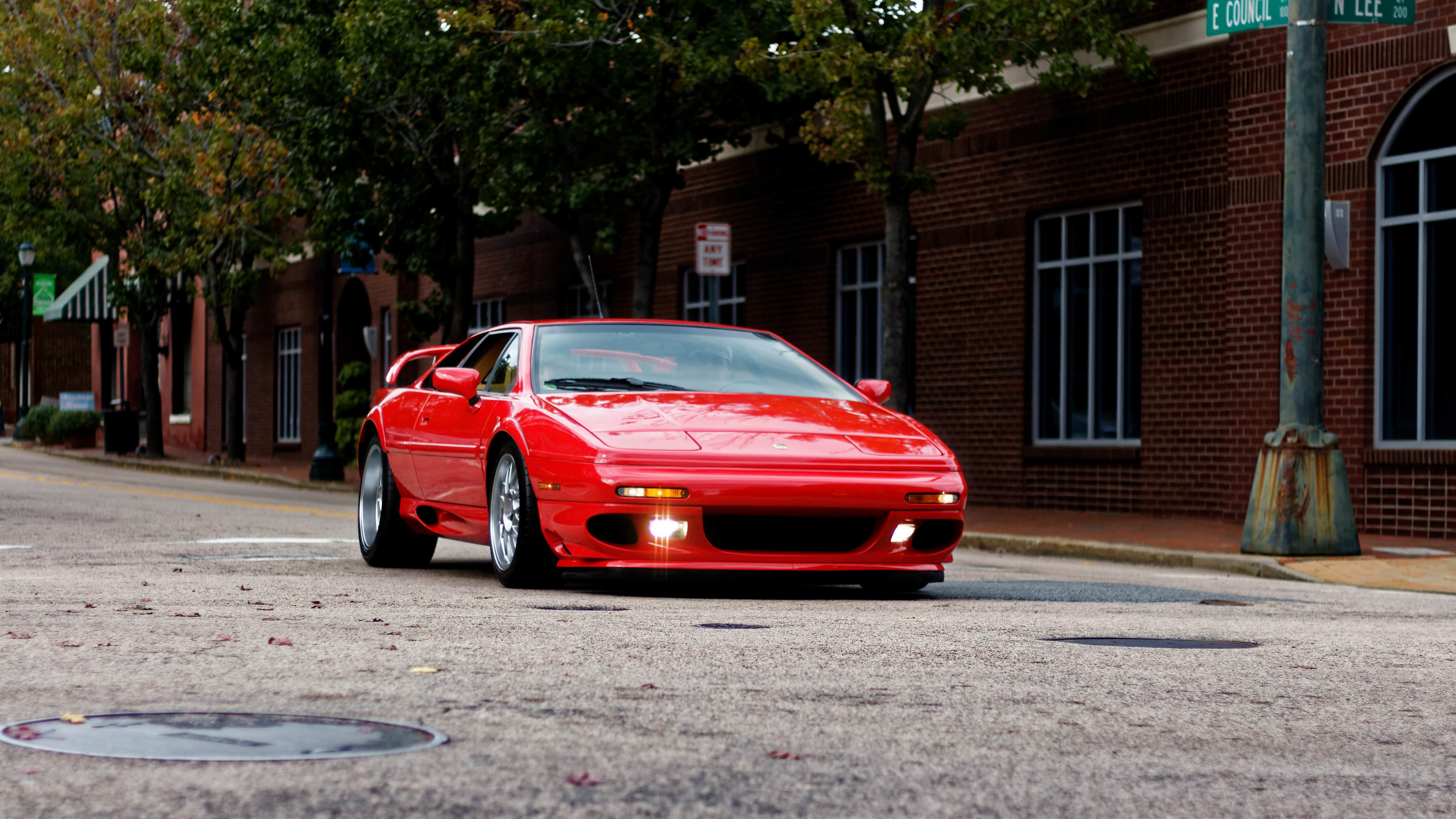 Lotus Esprit V8 - Ultimate Guide