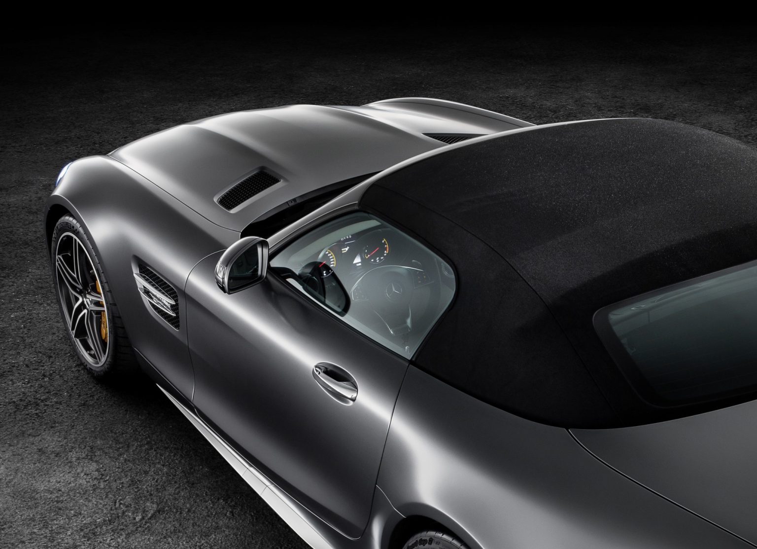 NEWS: Mercedes-AMG GT C Roadster - AMGs 547bhp Convertible Beast