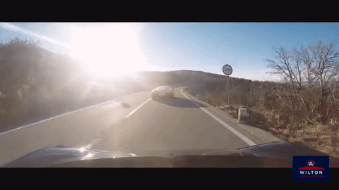 VIDEO: Bugatti Veyron Struggles to Keep Up With A Rimac Concept One