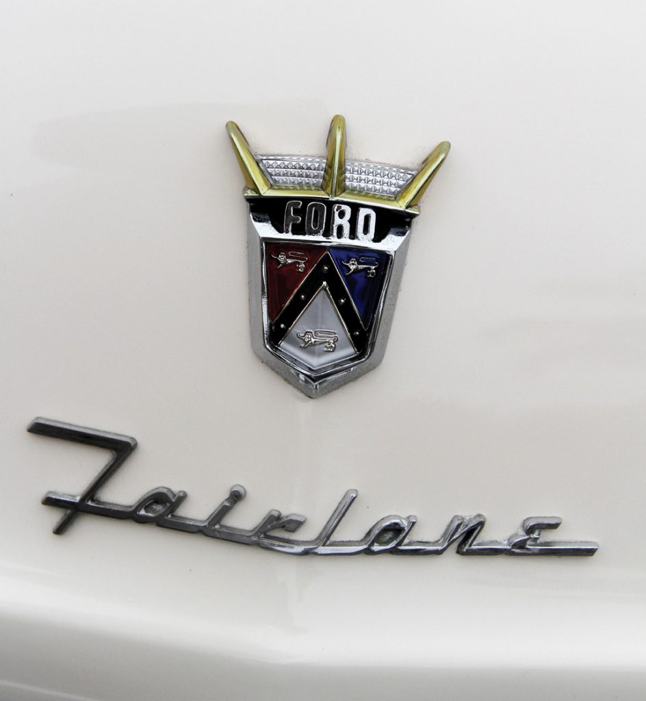 1956 Ford Fairlane Victoria - Sassy Interceptor