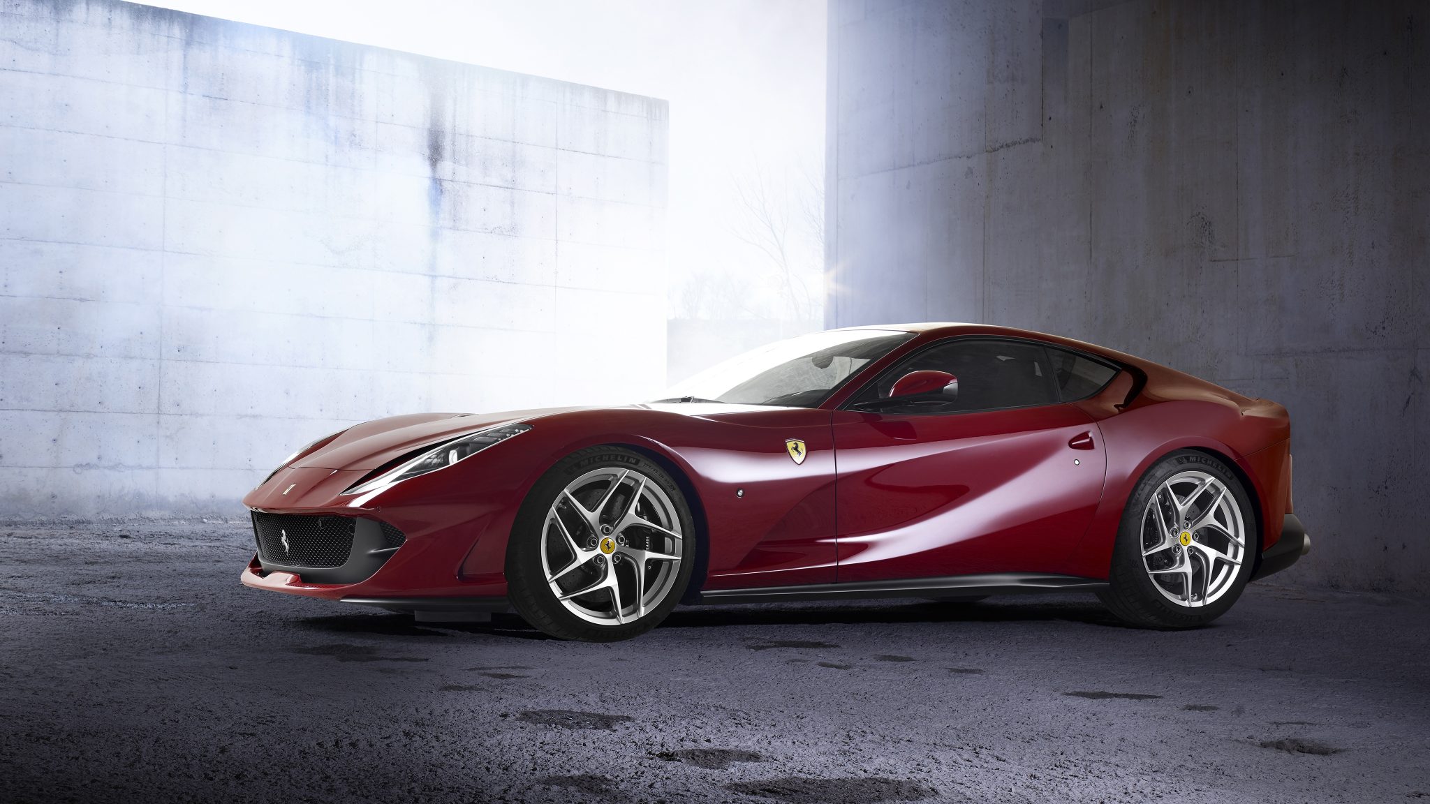 Ferrari 812 Superfast - Ultimate Guide