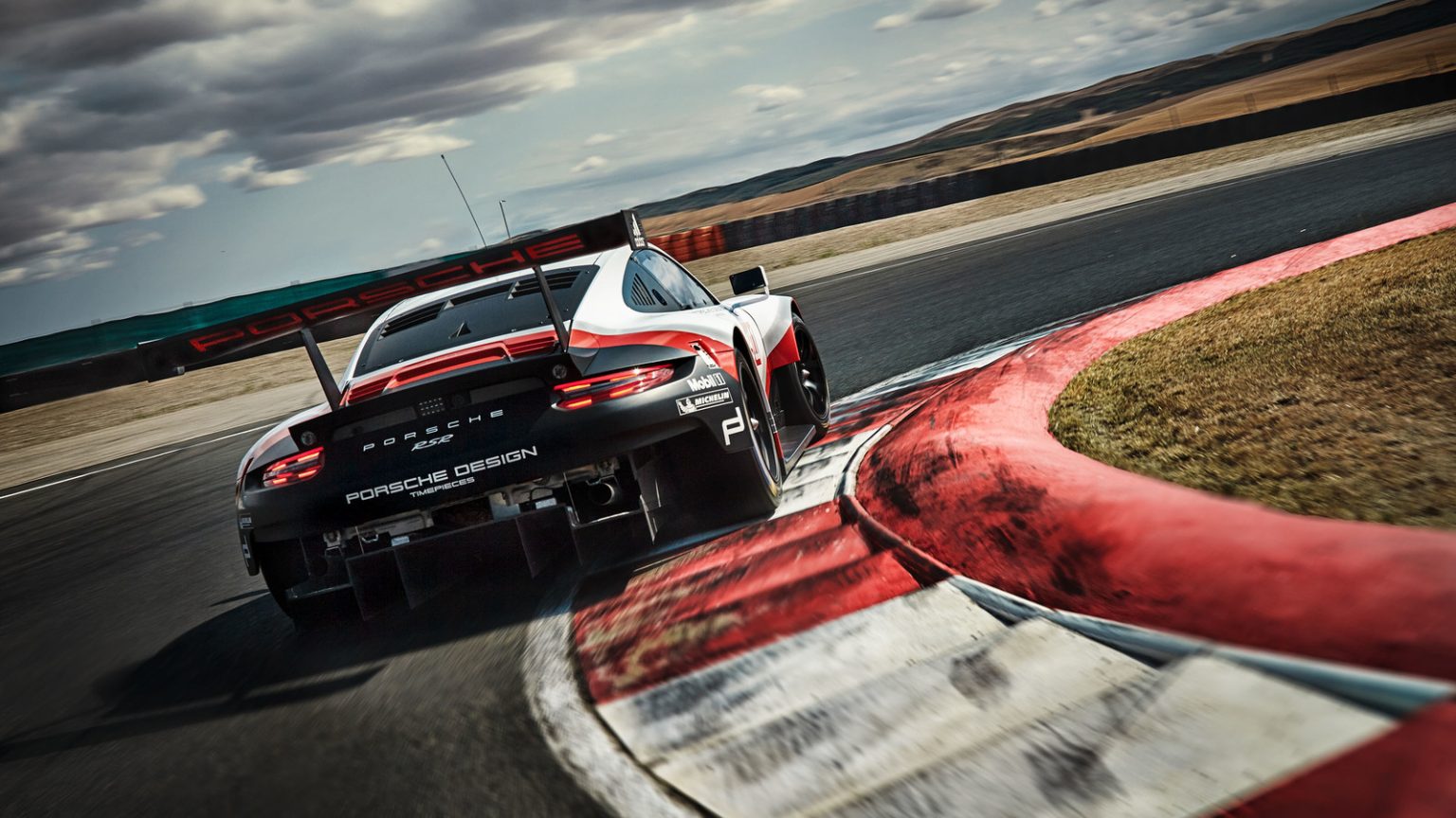 2018 Porsche 911 RSR - Porsche’s Mid-engined 911 Race Car2018 Porsche ...