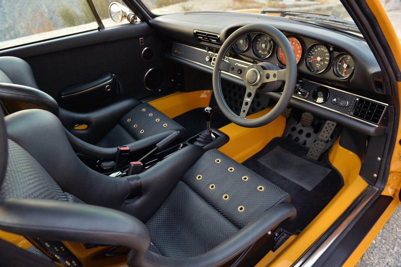 Singer Interior 9 | | SuperCars.net