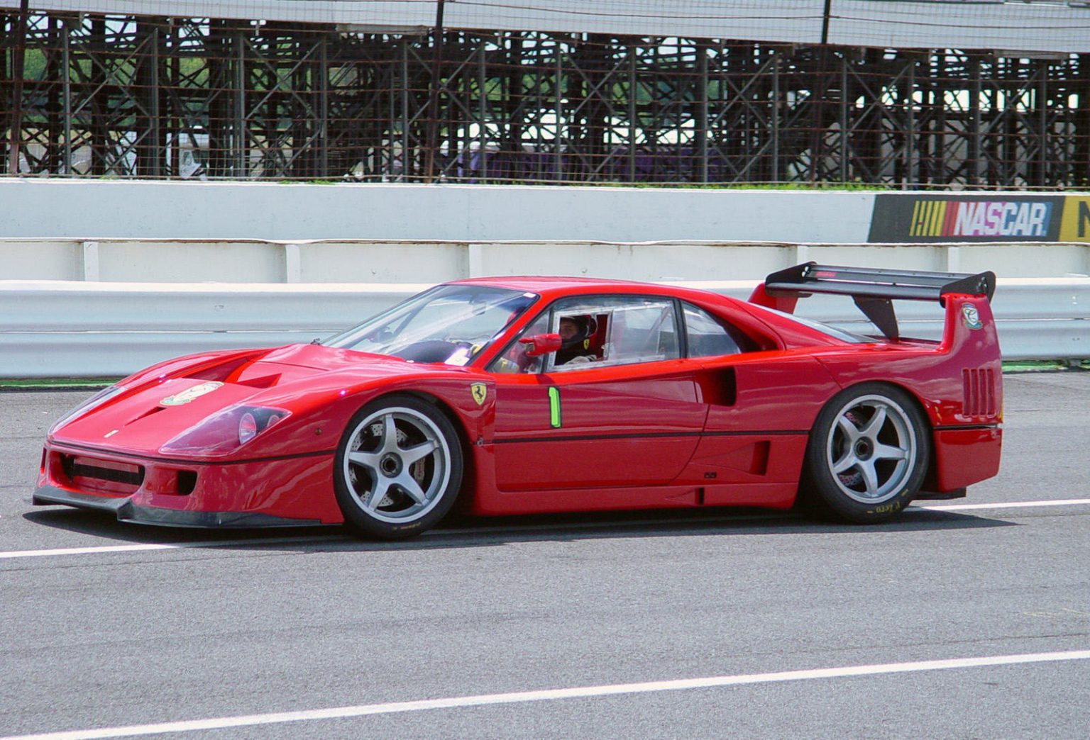 1989 Ferrari F40 LM Guide: History, Specifications, & Performance