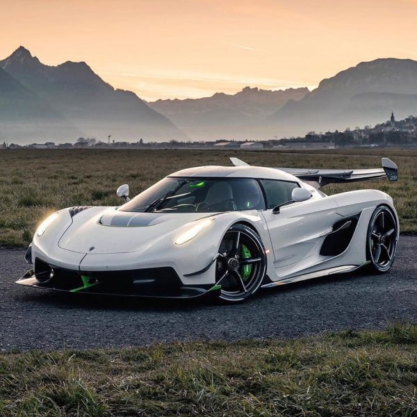 Koenigsegg Jesko Has Some Very Loud Fun In The Sun