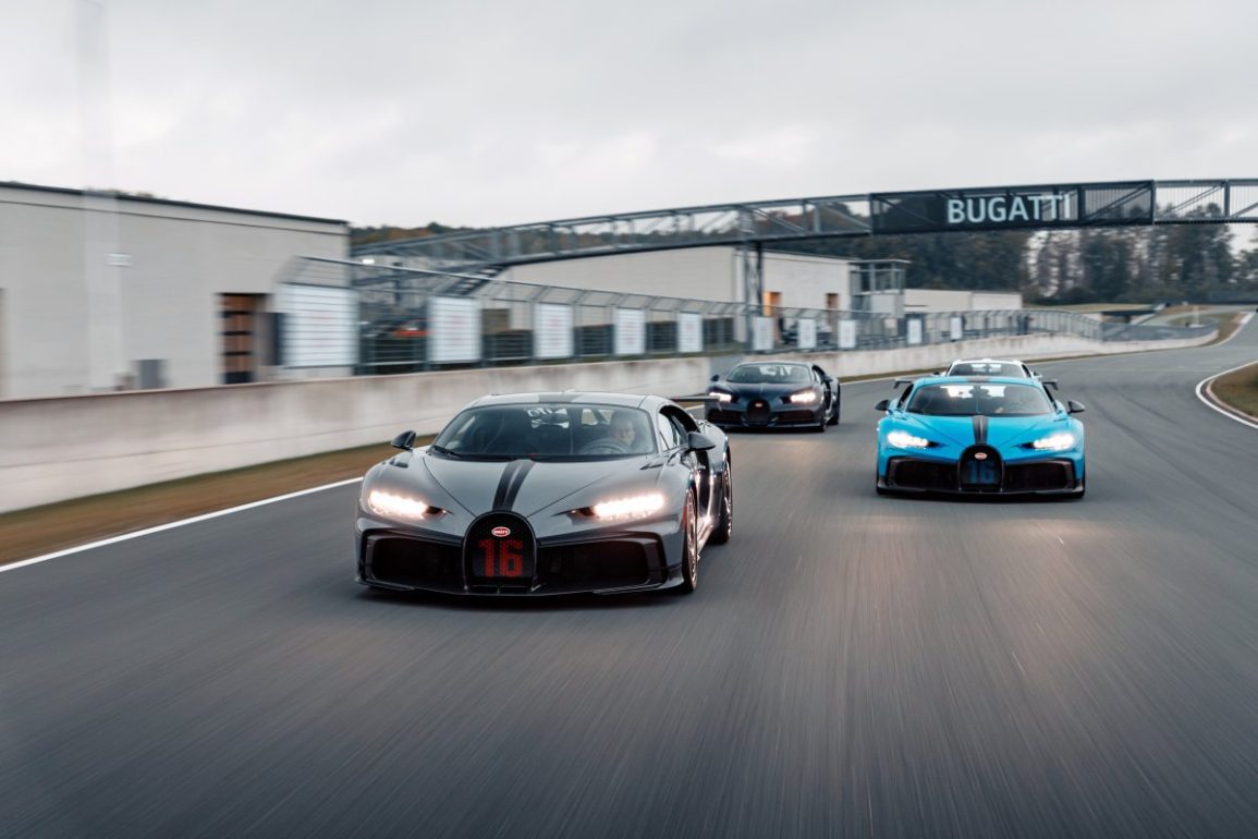 Customers Test Drive the Bugatti Chiron Pur Sport For First Time