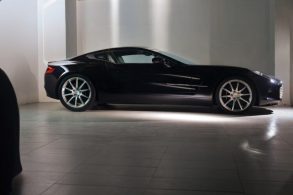 Aston Martin One-77 - Outstanding Performance in a Luxurious Hypercar
