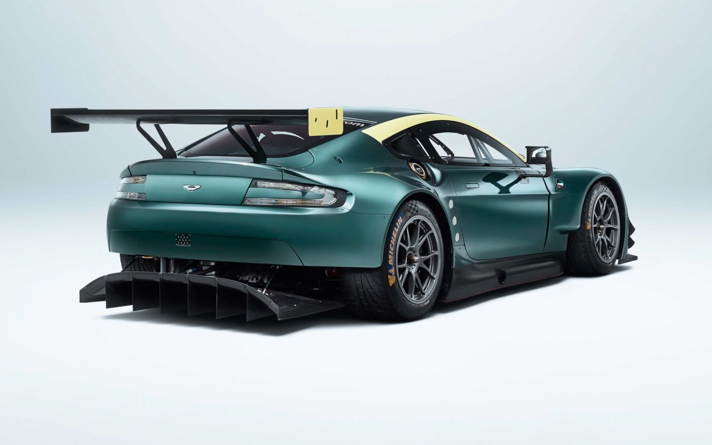 Aston Martin to Offer 3-Car Vantage Legacy Collection