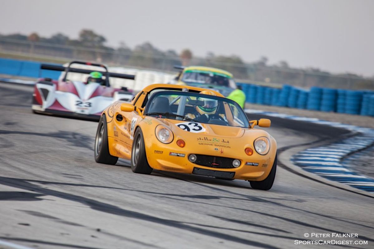 Lotus Elise - The Fun Lightweight Weekend Sports Car [Review]