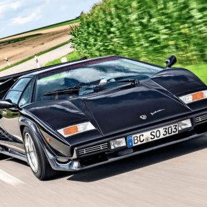 Lamborghini Countach - The Ultimate Guide