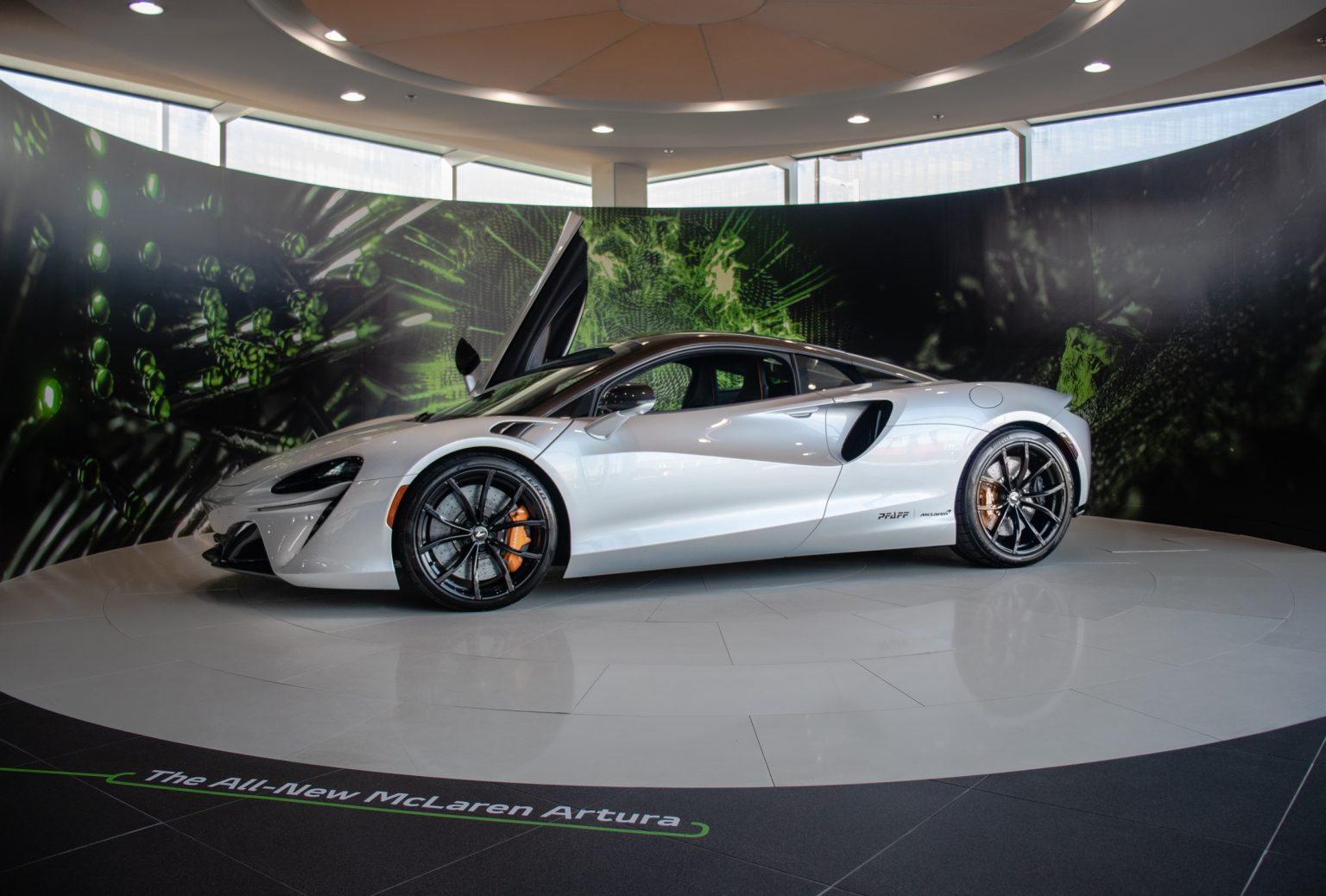 Face to Face With The All-New McLaren Artura | McLaren Artura ...