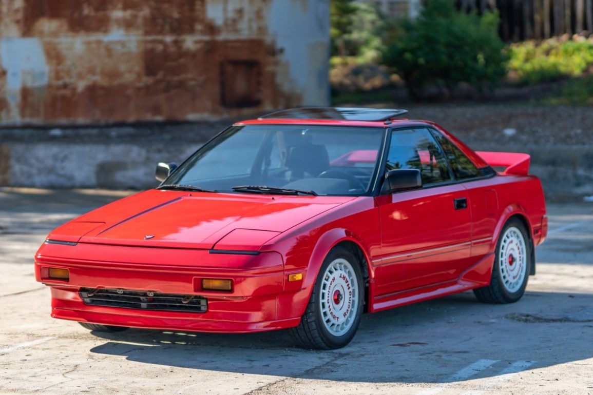 Best Sports & Performance Cars From The 1980s