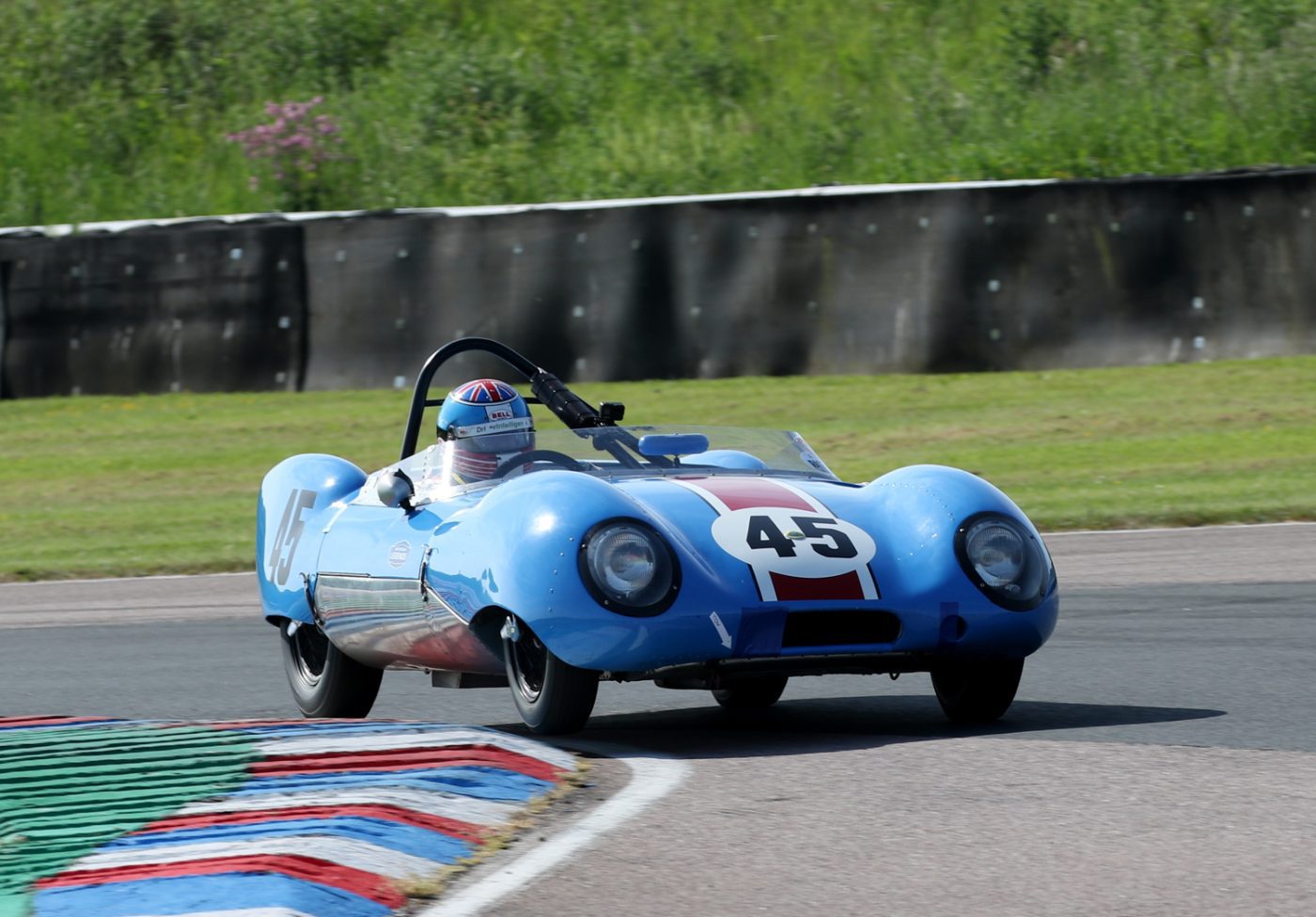 HSCC Historic Race Meeting at Thruxton (2021) – Recap & Photo Gallery