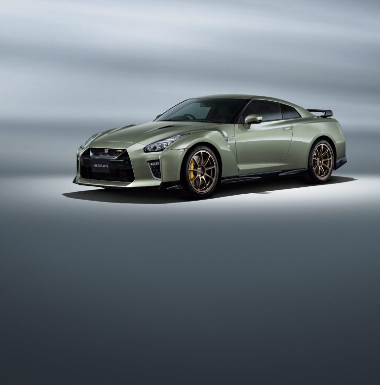 Nissan Unveils New Japan-Market Nissan GT-R