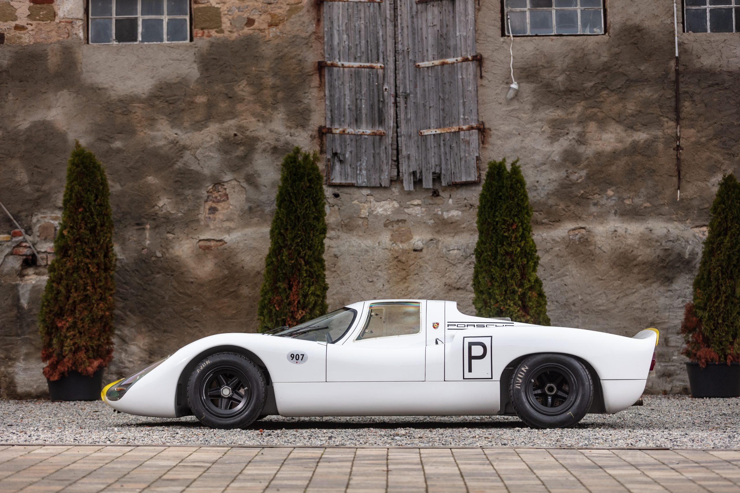 FOR SALE: 1968 Porsche 907 Ex-works