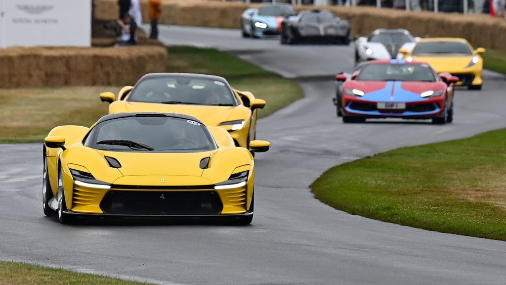 First Lotus 3-Eleven & Elise Cup 250 Cars Are Finally Ready for ...