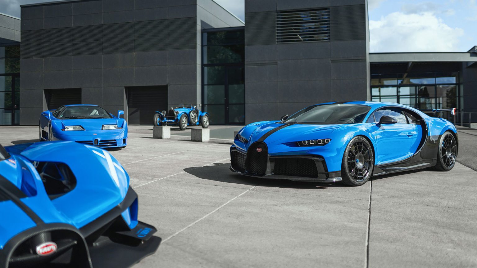 BUGATTI Blue throughout time: "La Vie En Bleu"