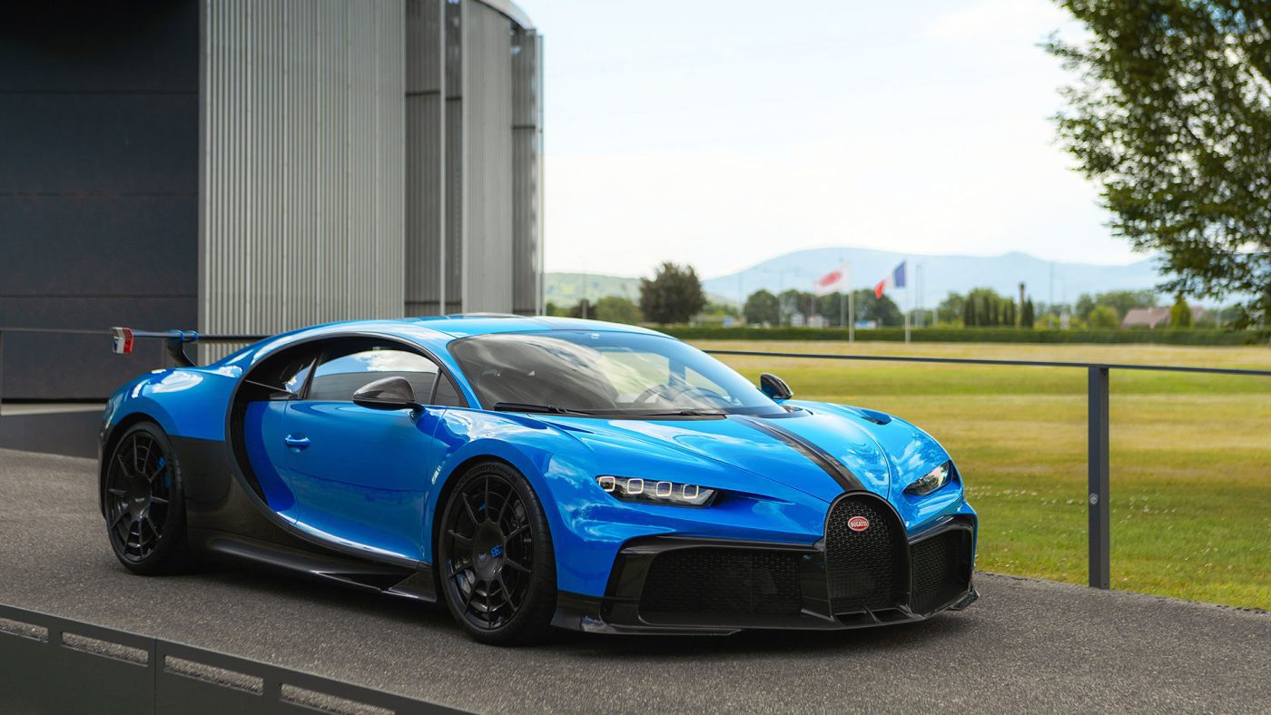 BUGATTI Blue throughout time: "La Vie En Bleu"