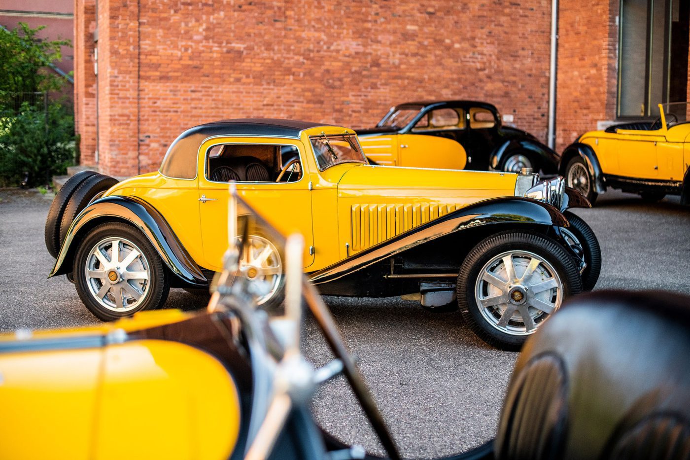 Timeless Bugatti color: black and yellow