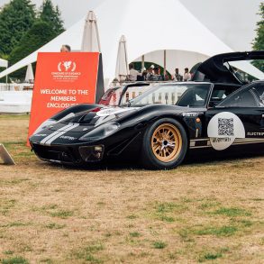 The multi-million Apollo IE Red Dragon | Apollo | SuperCars.net