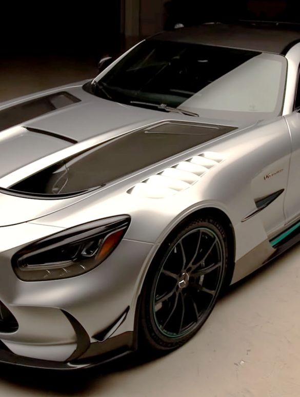 VIDEO: Jay Leno takes a look at the 2023 Mercedes-Benz AMG GT Black Series