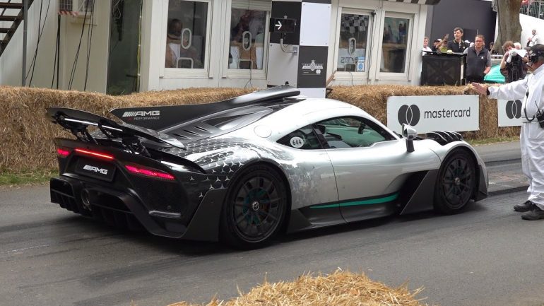 Hypercar Heaven Video - 15 Minutes of Hypercar Fly-Bys