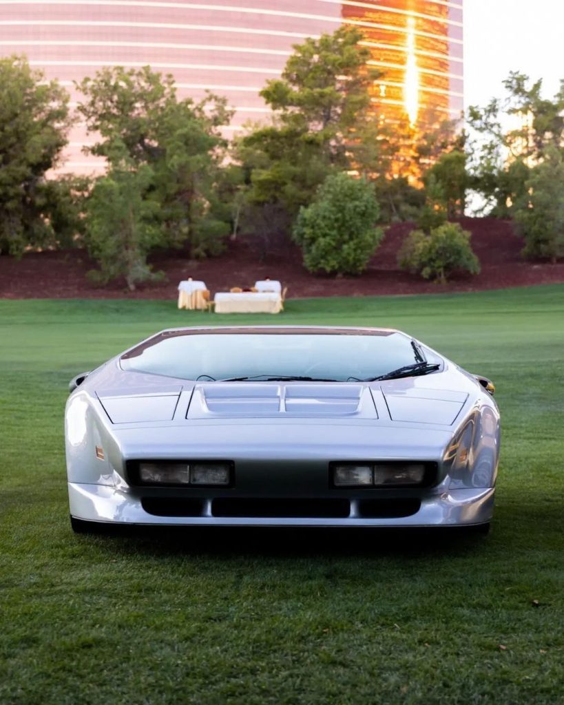 Car Of The Day: 1989 Vector W8