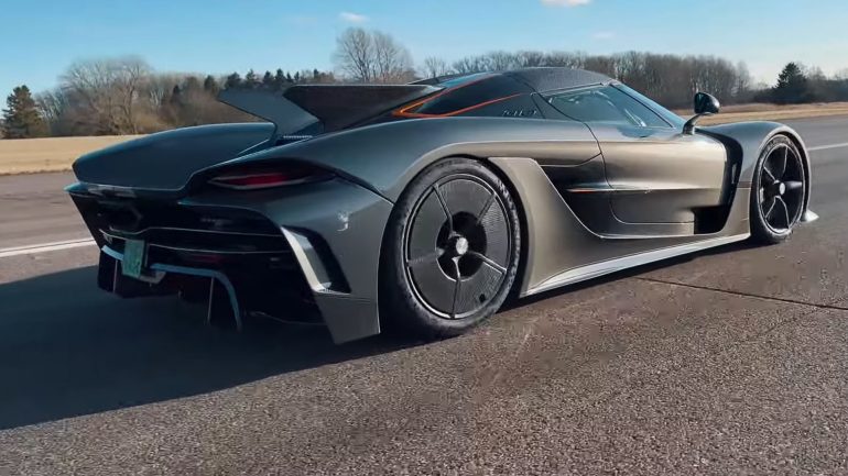Driving the Koenigsegg Jesko Absolut flat out