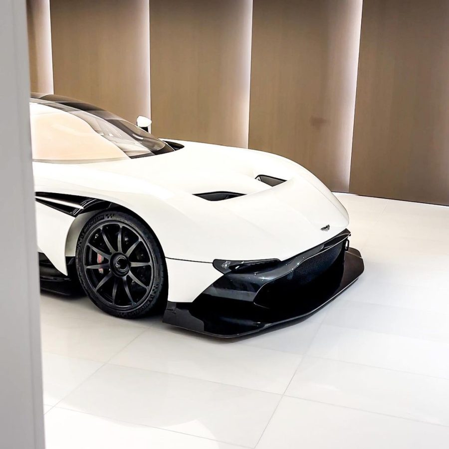 Car Of The Day: Aston Martin Vulcan