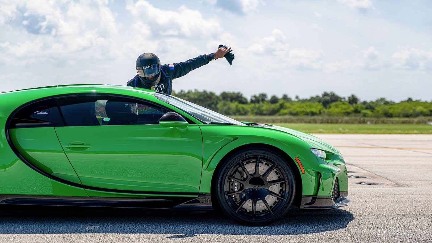 Driving a Bugatti at 400 km/h
