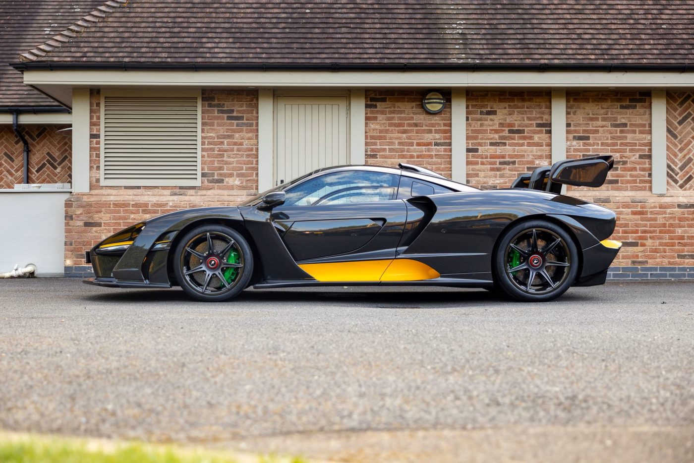 FOR SALE: 2021 McLaren Senna XP08 - Carbon Body