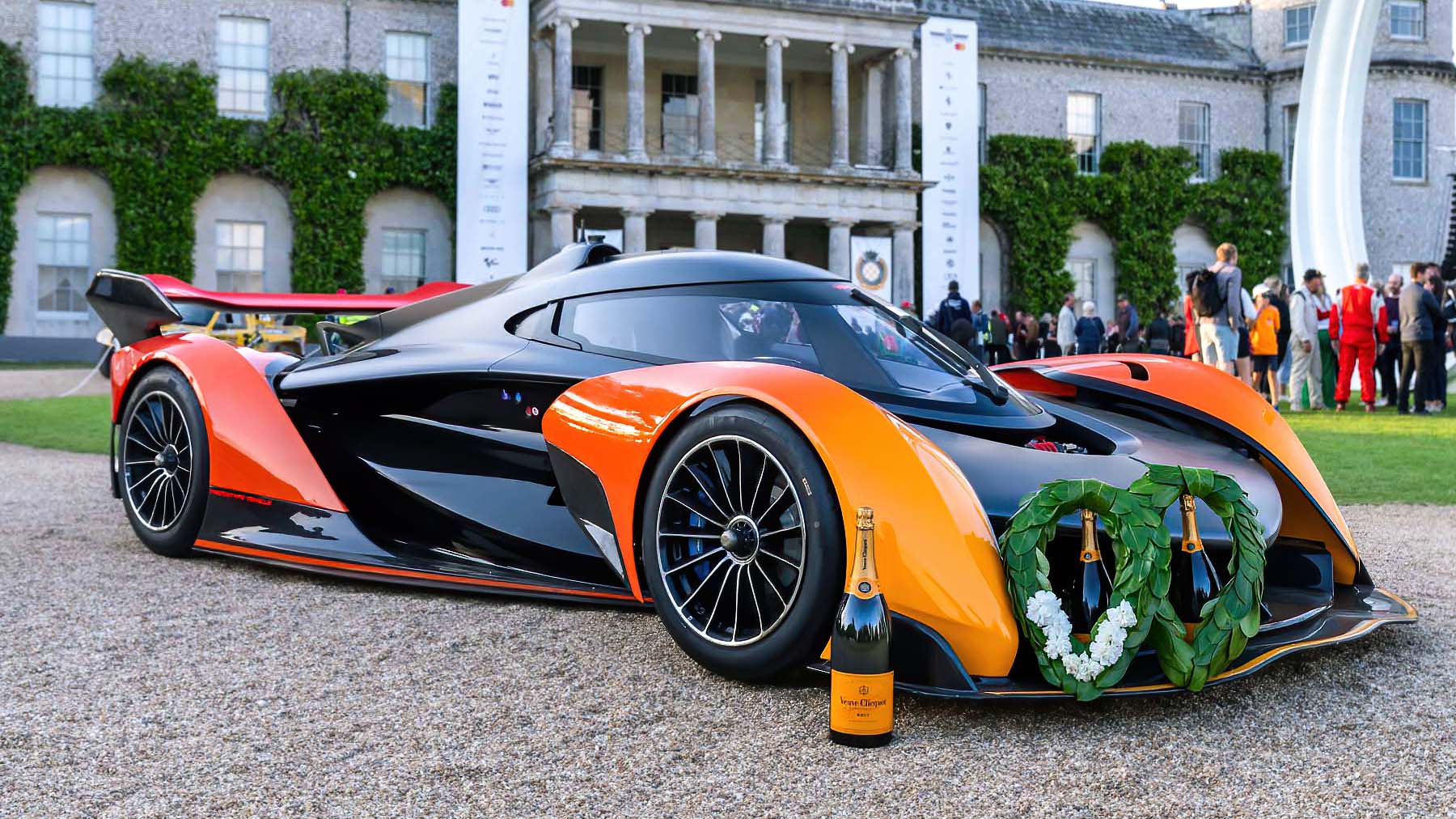VIDEO: Victory for McLaren Solus GT