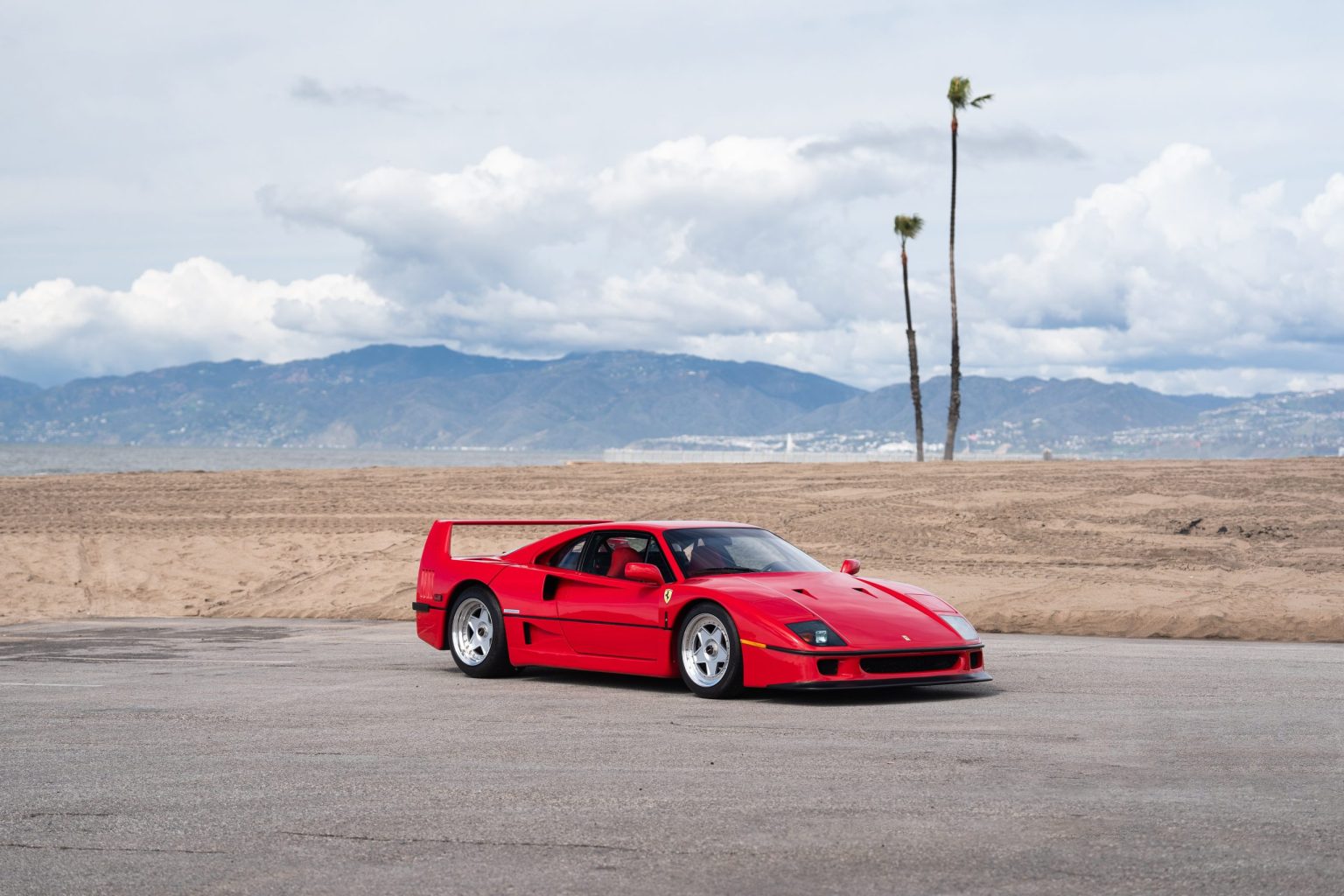 FOR SALE: 1990 Ferrari F40