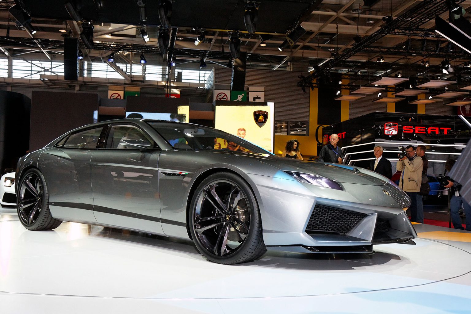 Will the Lamborghini Estoque make a return after 15 years?