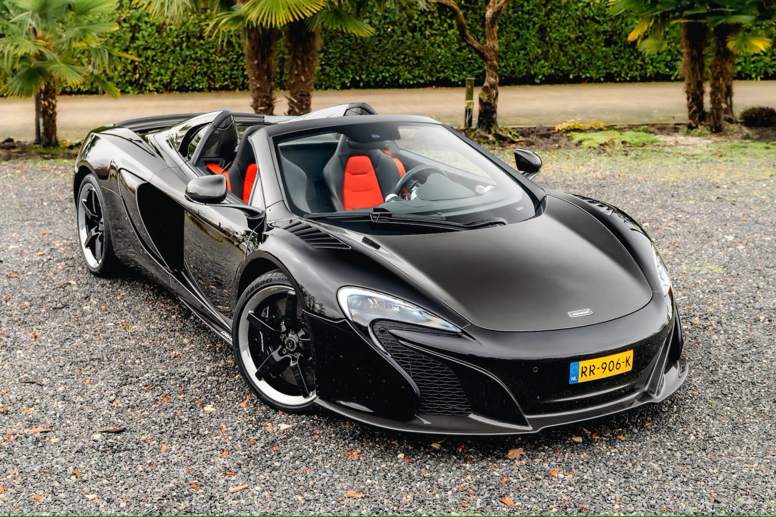 McLaren F1 - Ultimate Guide Including Specs, Performance & Much More