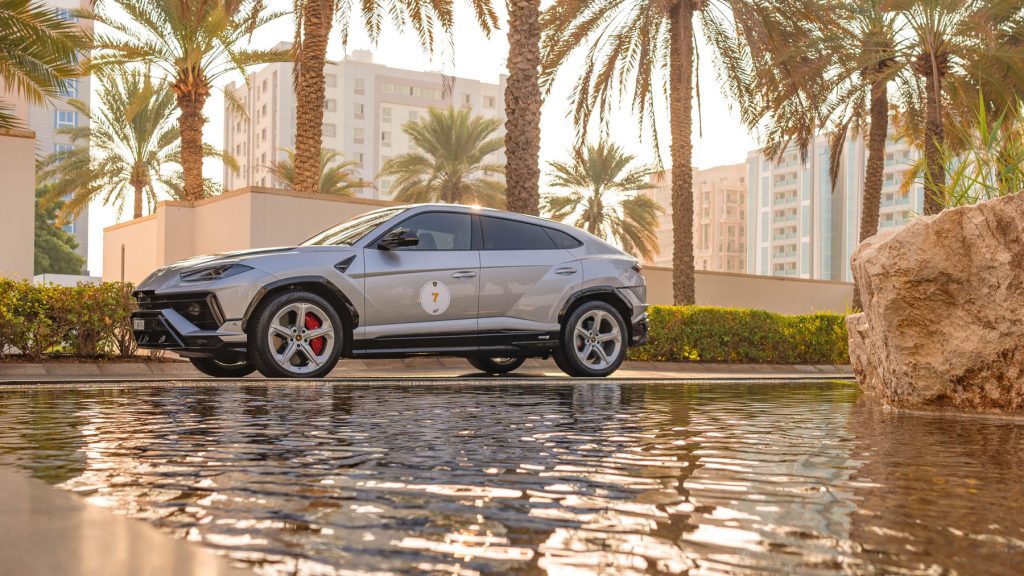 Lamborghini Urus S tackles the desert sand with grace