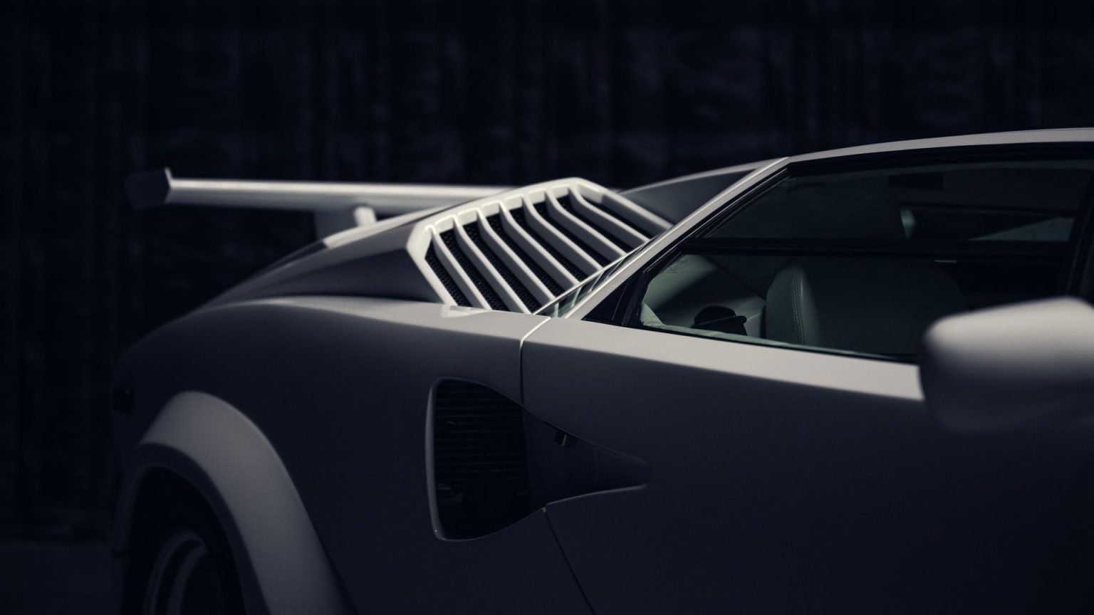 Lamborghini Countach sets auction record