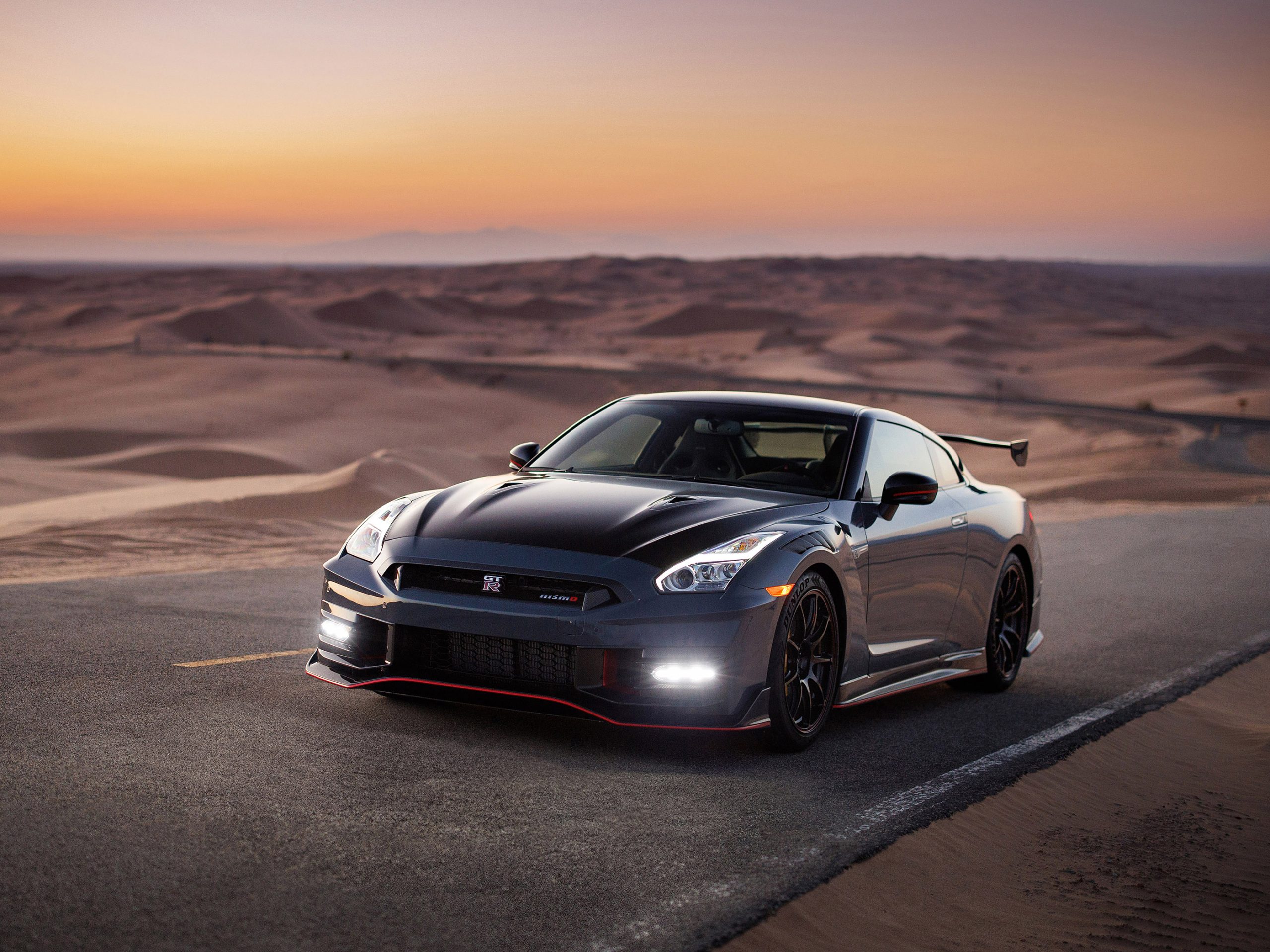 Nissan Car Wallpapers: Free HD Downloads