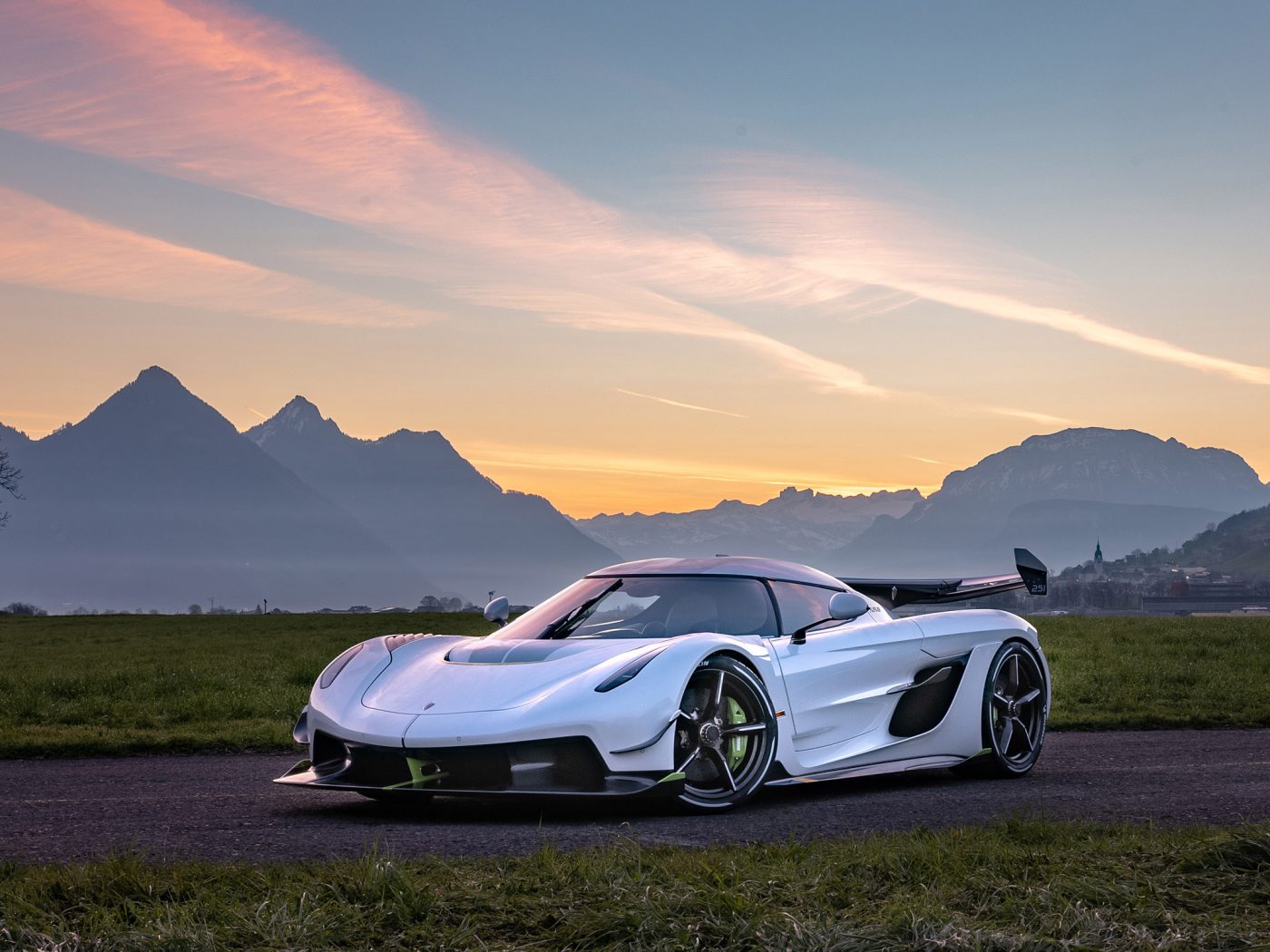 Koenigsegg - Current Lineup (Reviews, Prices & Our Top Picks)